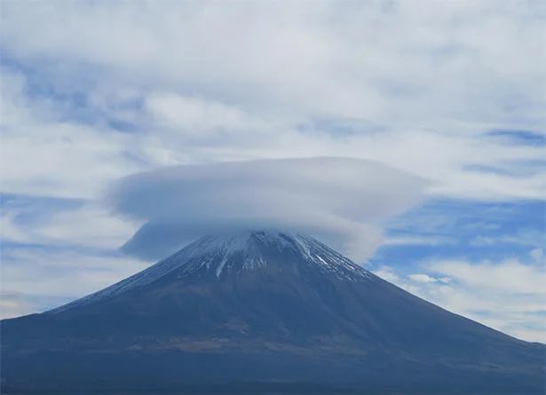 荒木健太郎 On Twitter 観天望気の雲記事でました。 徹底検証！天気にまつわる古くからの言い伝え／もっとすごすぎる 天気の図鑑 レタスクラブ 