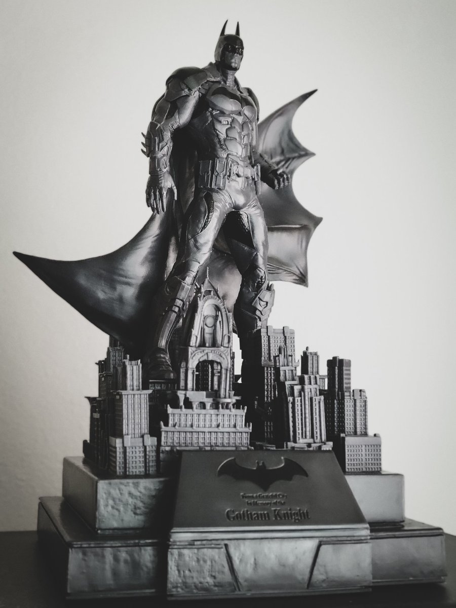Arkham Knight Limited Edition Statue