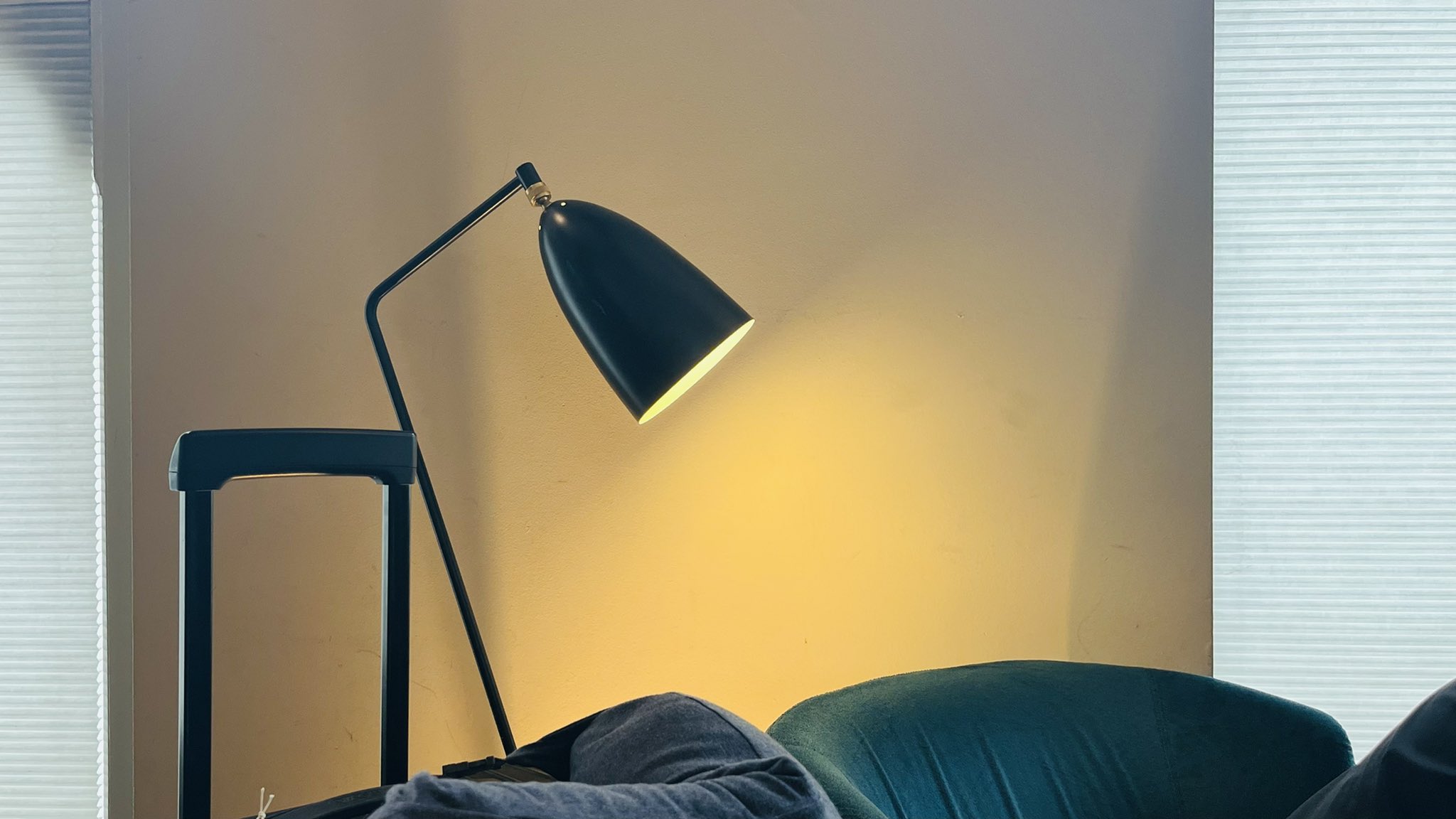 loundraw / FLAT STUDIO on Twitter: "昨日はとても素敵な話ができて、朝から色々考えていました。 今からパリへ行きます。 #サマーゴースト https://t ...