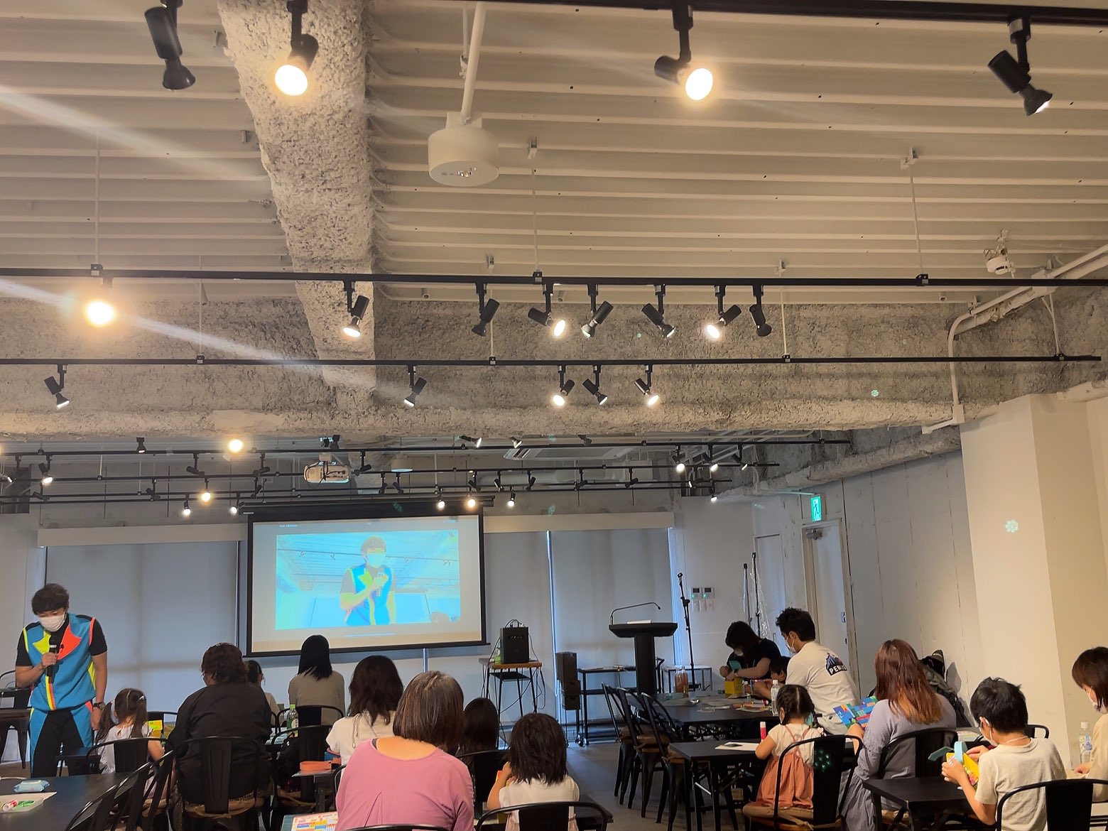 飯田さやか on Twitter: "RT @yoshihisa_staff: よしお兄さんが会場のお友達の近くに！😊 皆さんとっても可愛いお ...