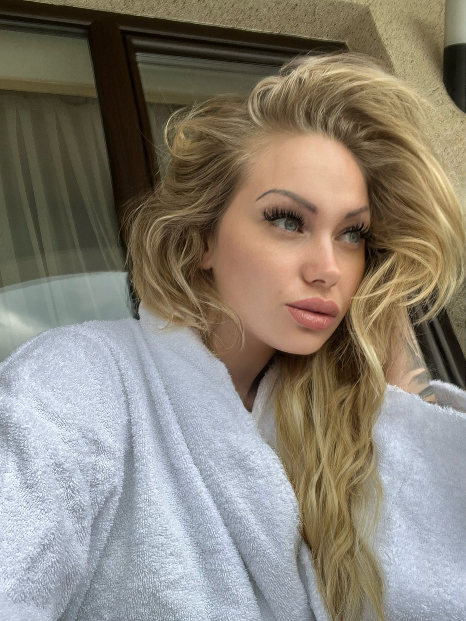 TW Pornstars - 1 pic. 👑 Goddess Misha Goldy 👑. Twitter. If life gives ...