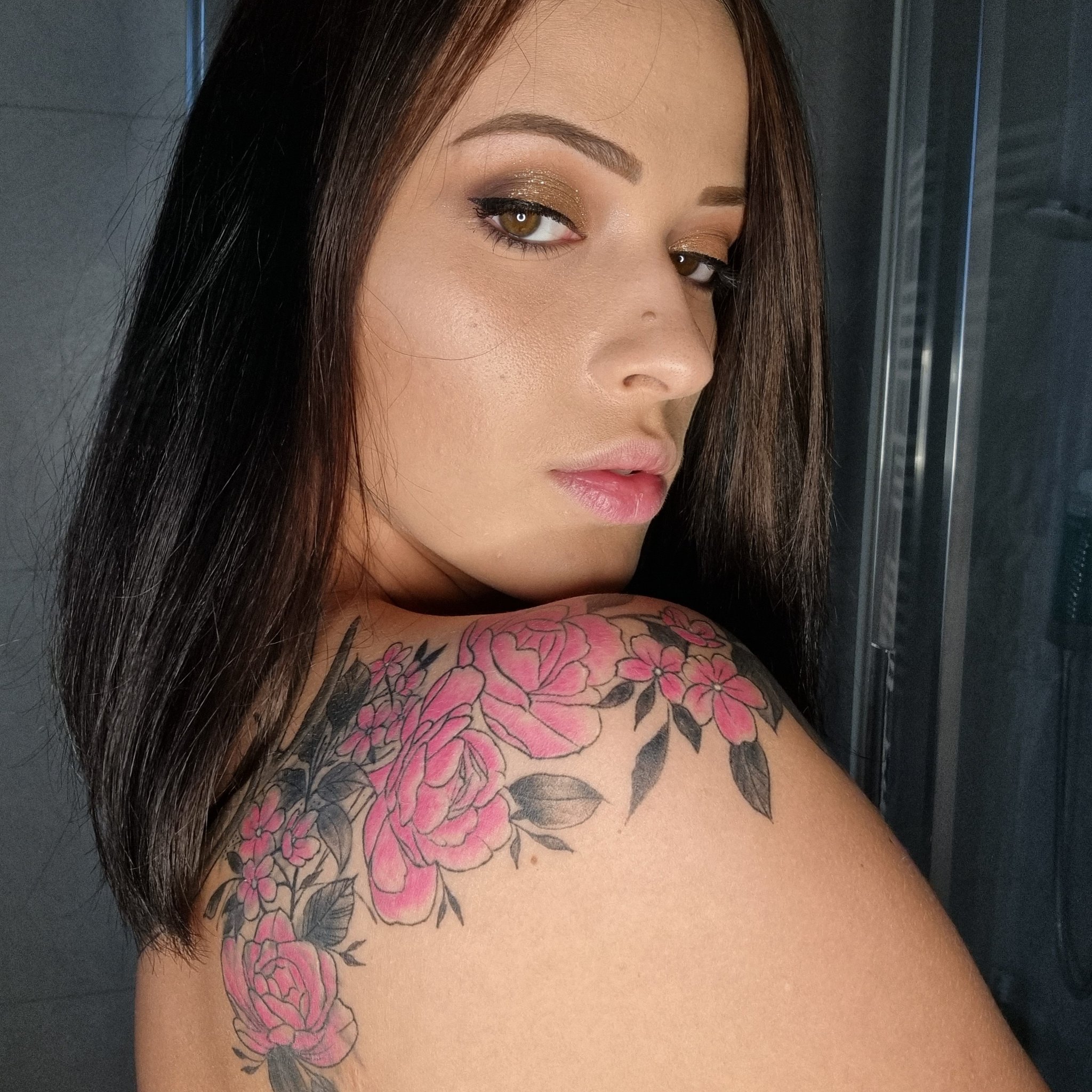 Tw Pornstars Ria Sunn Oficial Twitter Novaprofilovafotka 1245 Am 29 May 2022