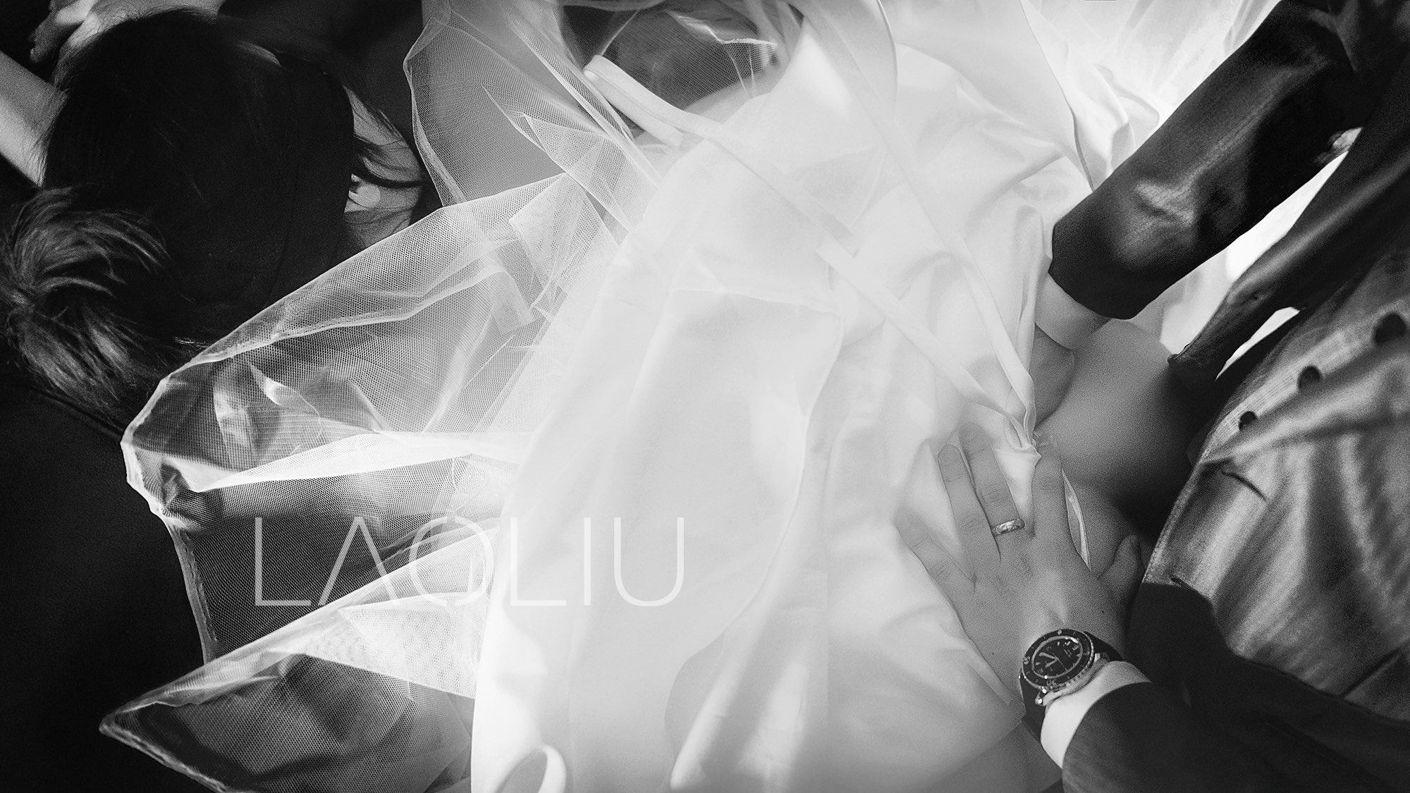 LAOLIU on Twitter: "我用残余力气抚摸，证实你转身擦过。 https://t.co/uRDFFTuZD2" / Twitter