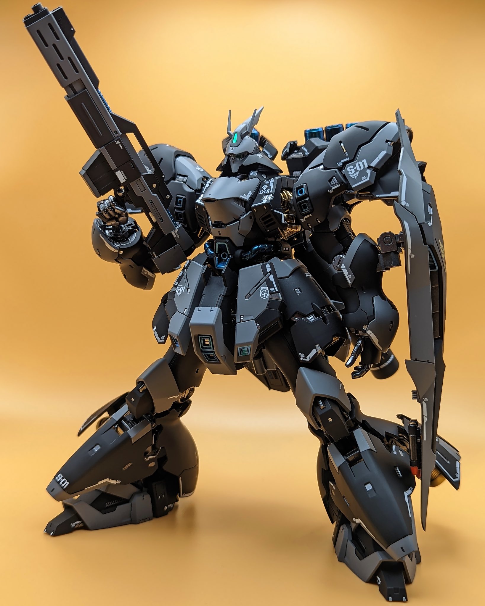 Gundam Sazabi Custom