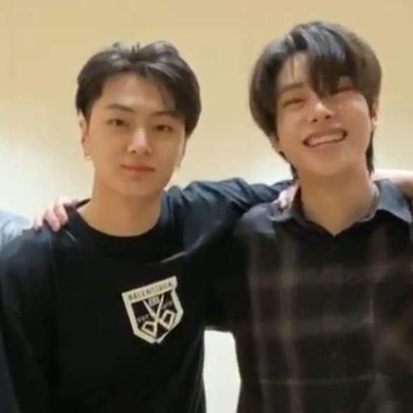 no context jayke on Twitter: "hi ! this account is dedicated to posting random jayke pics ...