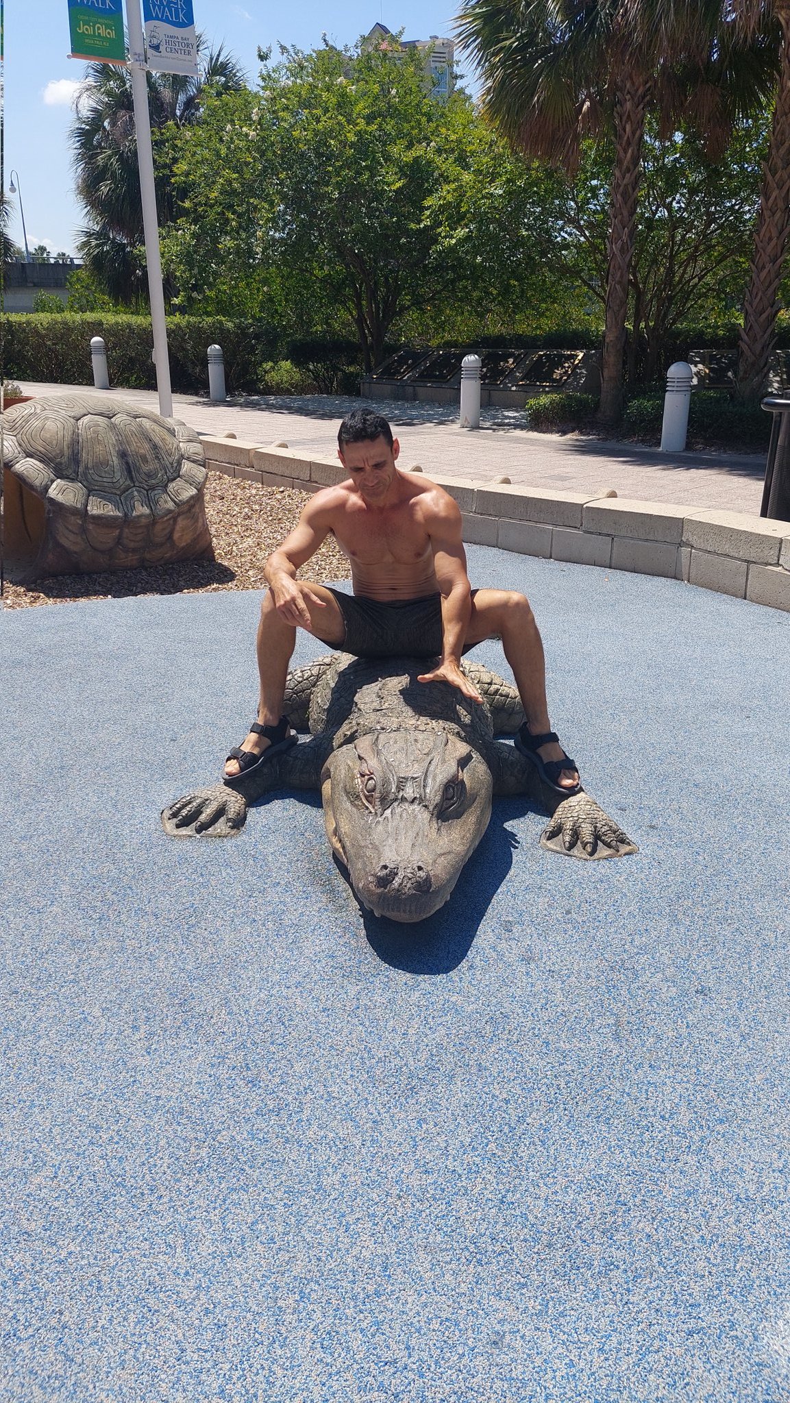 TW Pornstars - 3 pic. Eden Adonis. Twitter. Don't worry, I got it under control 💪🙄 No te ...