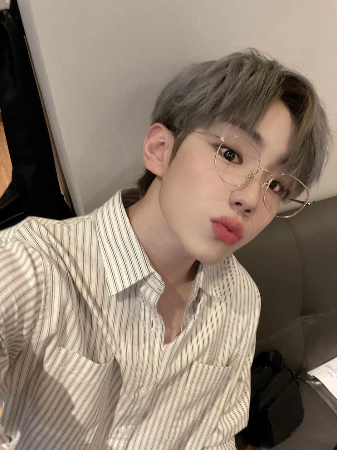 E'LAST(엘라스트) on Twitter: "엘링과 첫 (무비) 데이트💕🌺 너무 달콤했당🍯 #ELAST #엘라스트 #WONJUN #원준 https://t.co ...