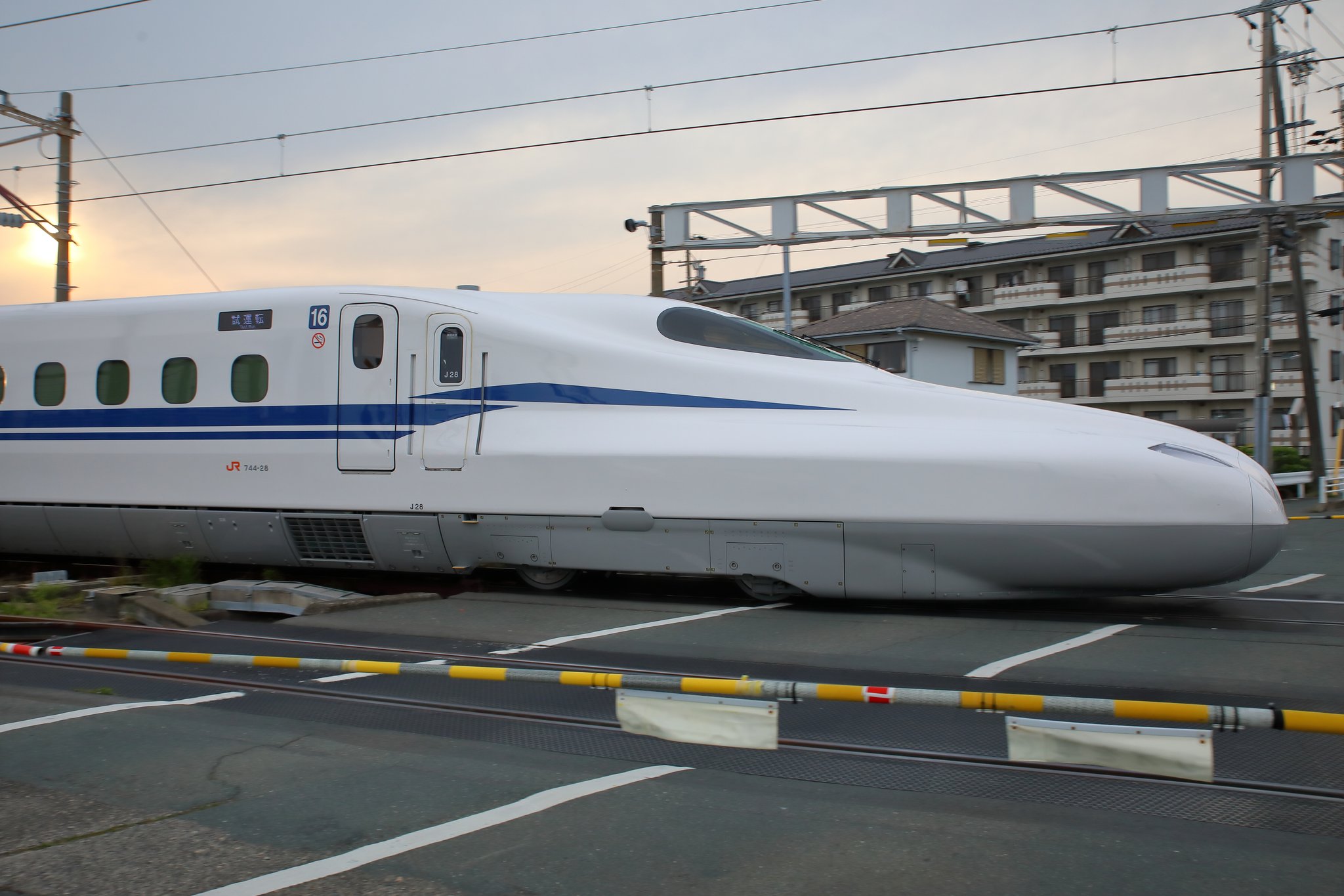 ののぱぱ on Twitter: "2022年5月19日(木) JR東海様 浜松工場より N700S 新幹線電車 J28編成 4月上旬より陸送が行われ 先日の試運転等経て 浜松工場より出場され ...