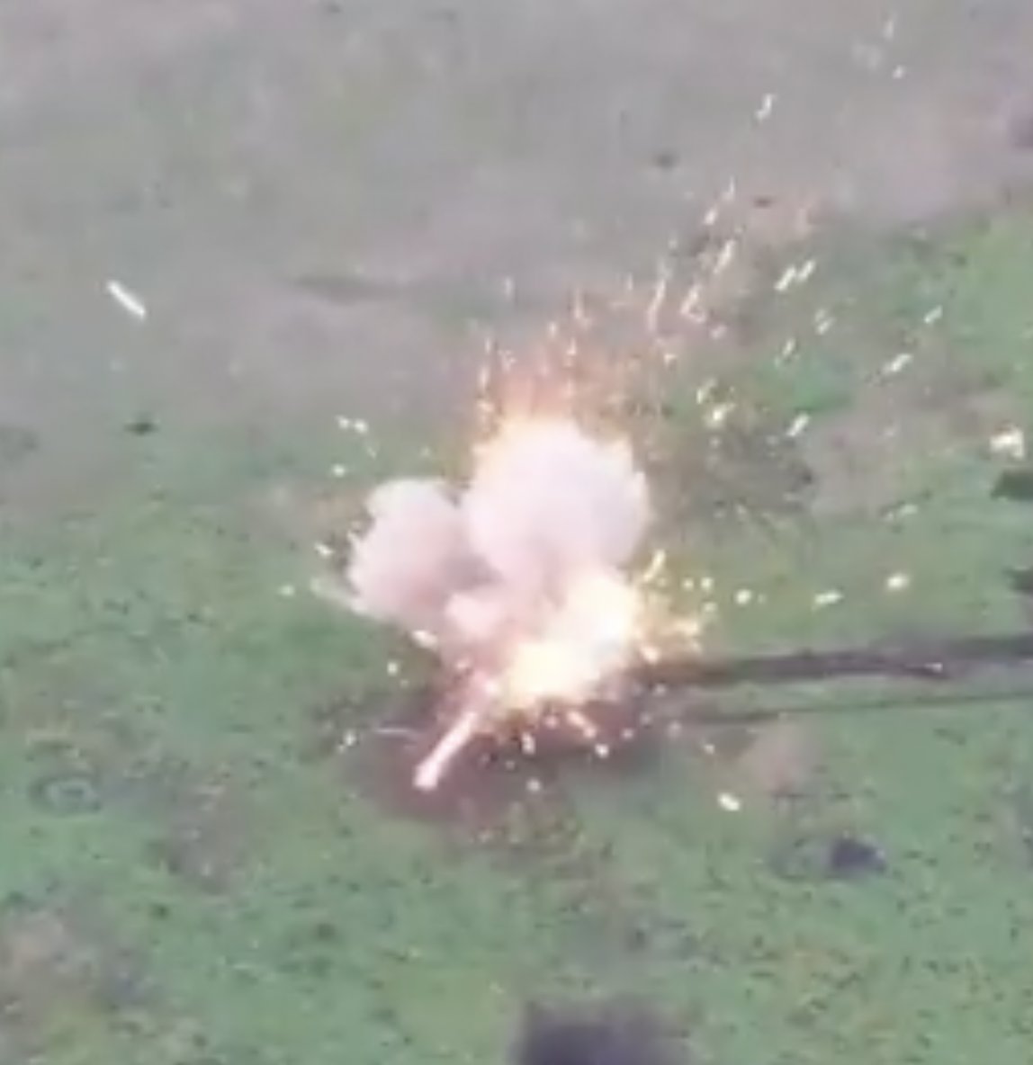 ChrisO on Twitter: "A recent video of a Russian tank being destroyed by a Javelin missile, fired ...