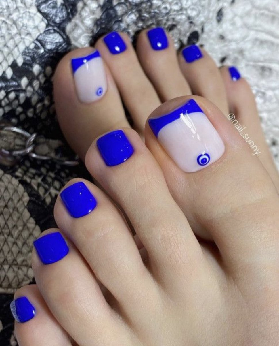 Royal Blue Toe Nail Art