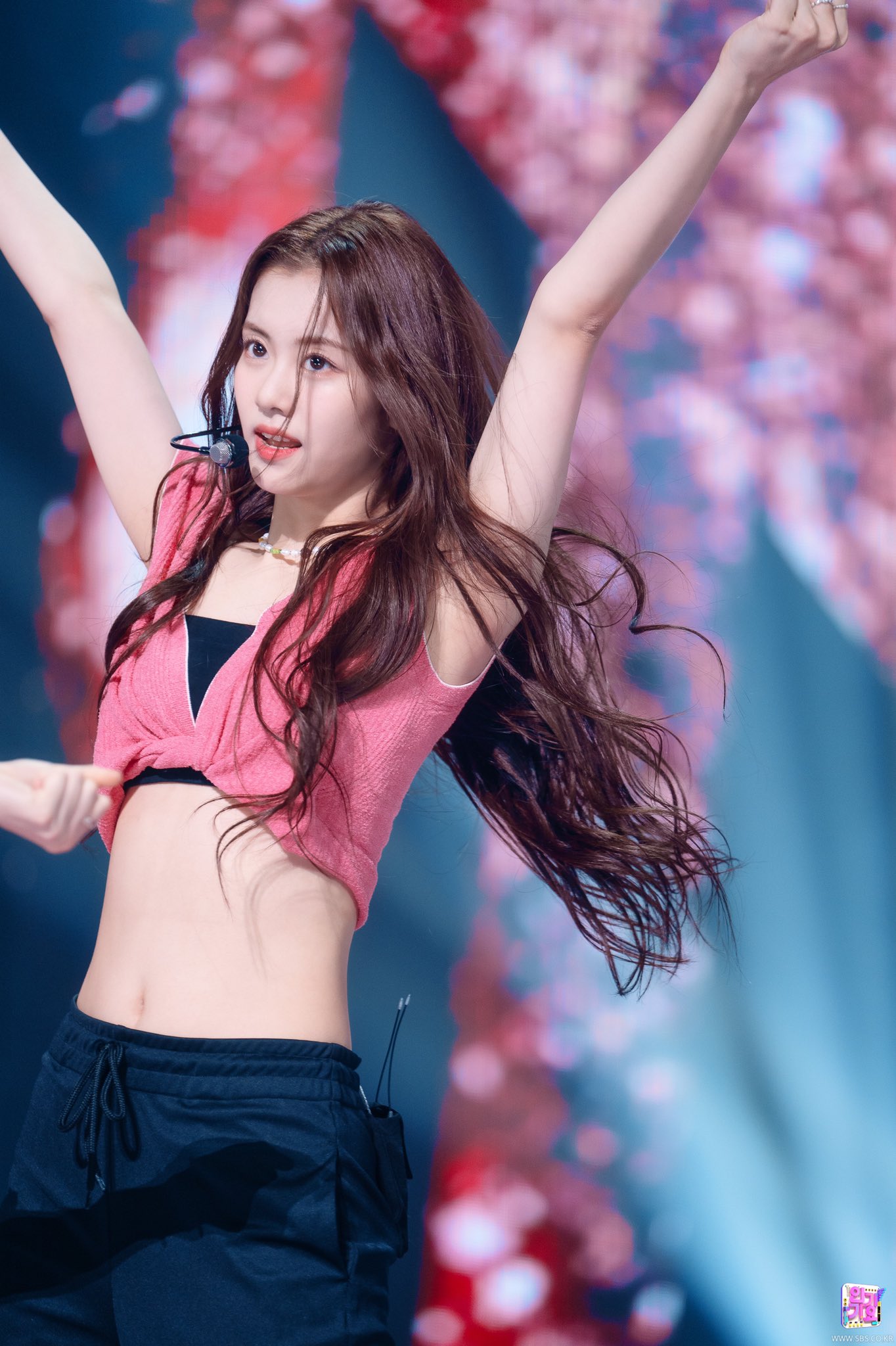 garam pics on Twitter: "SBS Inkigayo PD Note Photo Sketch (11/11) https://t.co/yAJLNuEC61" / Twitter