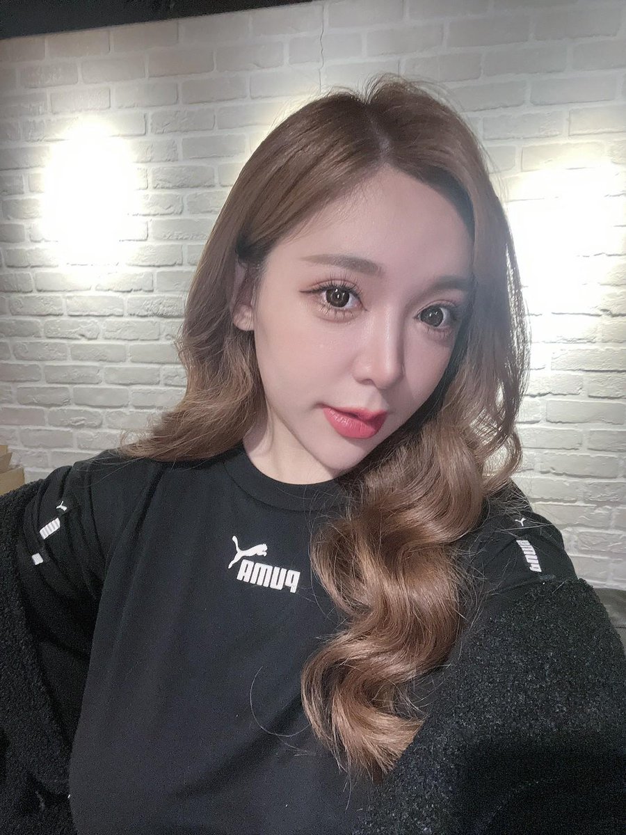 世界上所謂的「成功」有千萬種， 最實在的成功卻只有一種， 那就是按照自己喜歡的方式過一生😍 ⬇️⬇️⬇️ https://t.co/UAbuVBKNAy #jvfans #JVID #百大女郎 ...