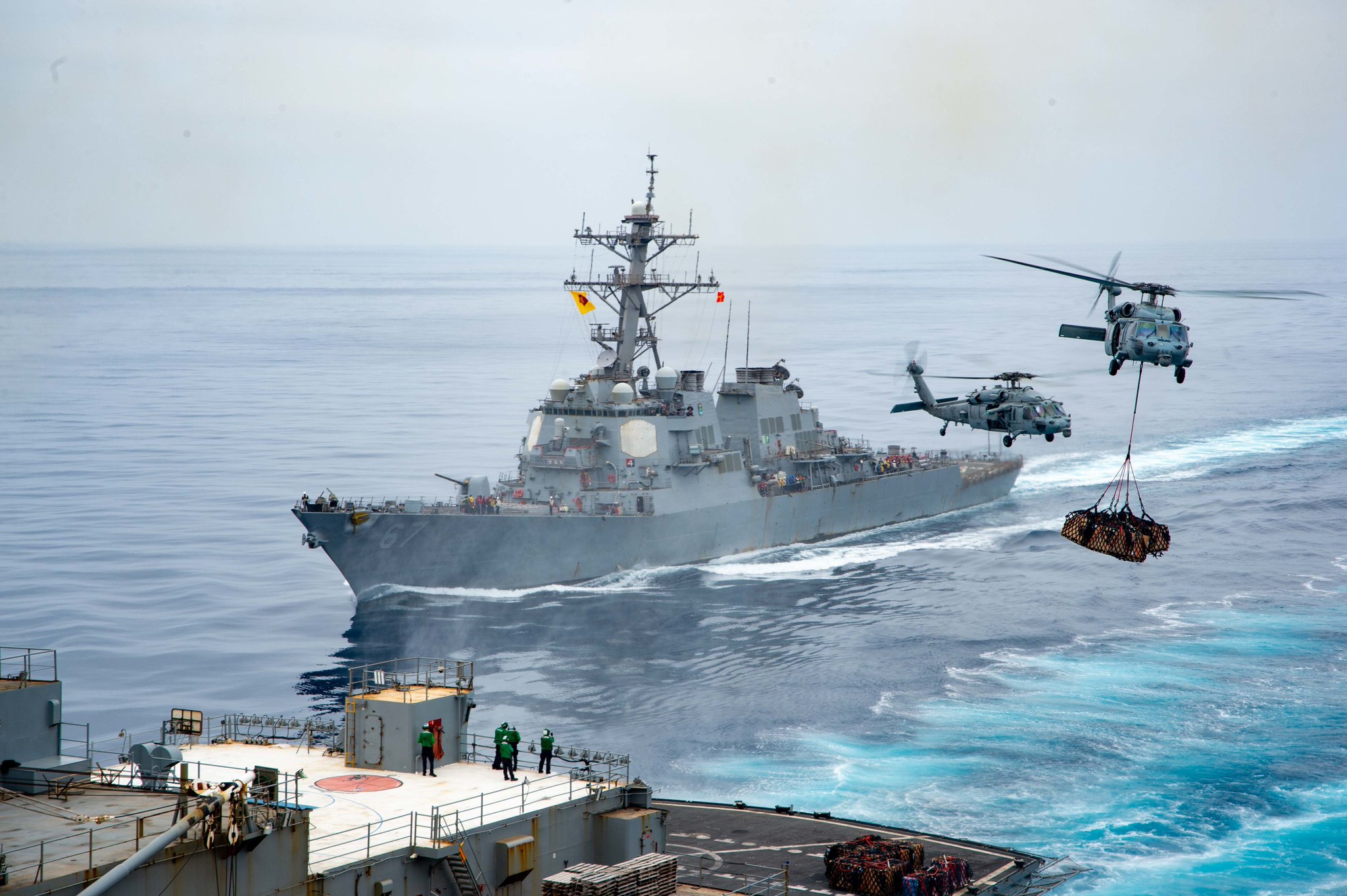 U S Navy On Twitter Usnavy Photos Of The Day Usscole Unrep From