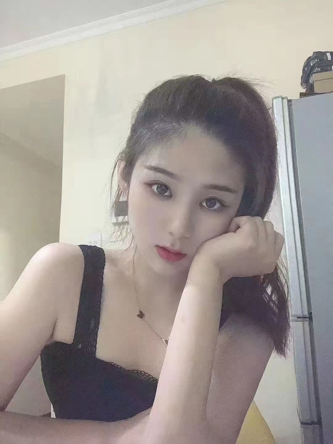 绿帽主 On Twitter 转发此推文抽一位送联系方式 优质红杏征婚贴 坐标:北京 学历:本科 属性:红杏 年龄:24 职业:美妆销售 身高:173 体重:50 婚姻:未婚 年收入:20