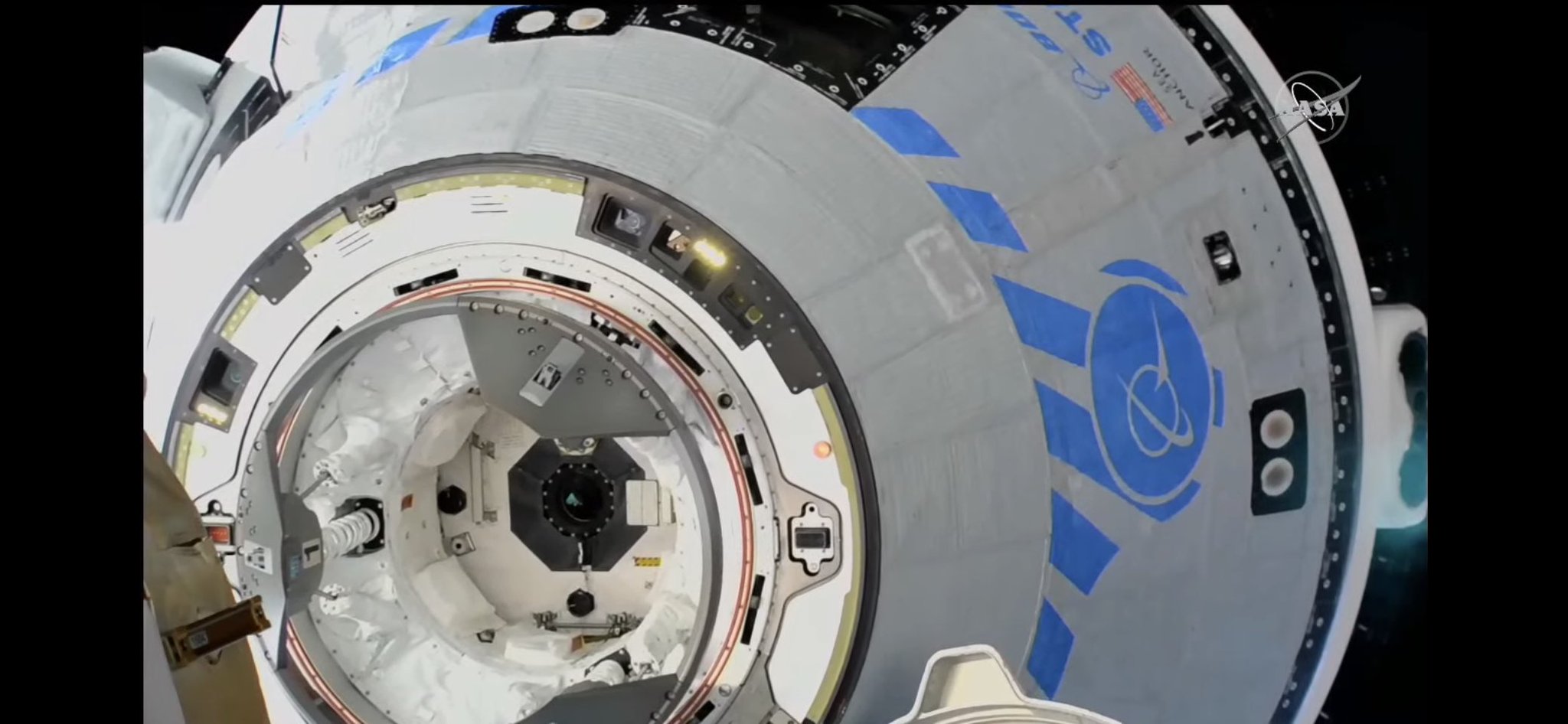 Tony Bela - Infographic news on Twitter: "Starliner captured by the docking ring on the ISS ...