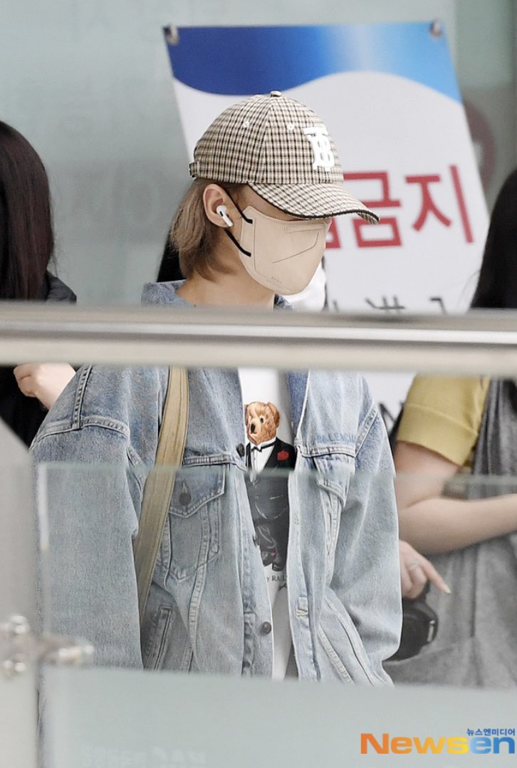 SKZ-INF8🧭Stray Kids情報🧭 on Twitter: "🧭スキズ 空港 ️🧭 ニュースエンより Stray Kidsの空港動画と写真が公開 スレッドに写真と記事を繋ぎます ...