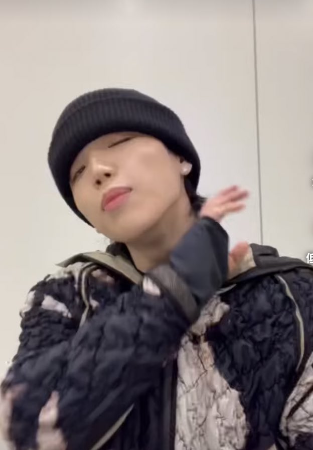 ratoton.🧢🥸🥸🥸ﾋﾞﾊﾞﾗﾛｯｸはじめましてBE:FIRSTです on Twitter: "カッコいいシュント🧢その6 brightとdarkだったらこっちが好きってシュント言ってたね ...