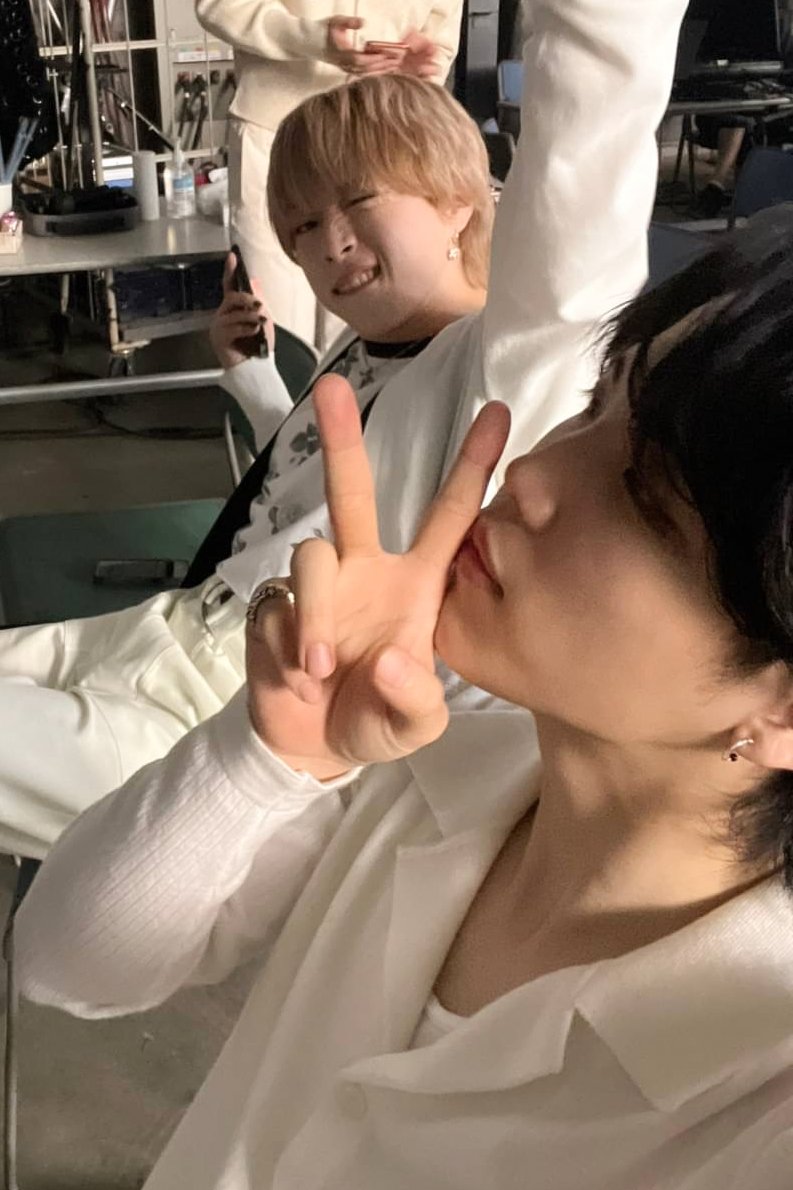 BE:FIRST on Twitter: "真っ白😏 #BEFIRSTが公式ジャックします #BEFIRST #ByeGoodBye #BetrayalGame #SHUNTO https ...