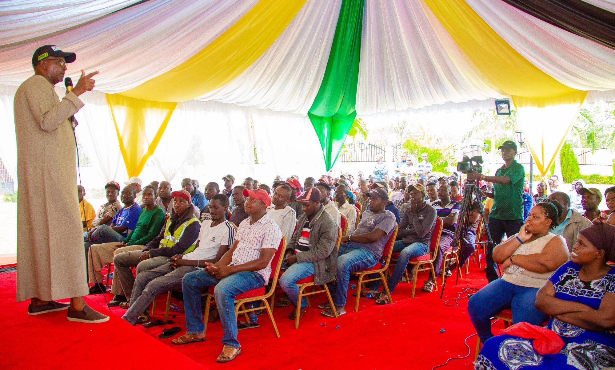 Hon. Aden Duale, EGH, MP on Twitter: "Engaged with over 300 small scale business traders ...