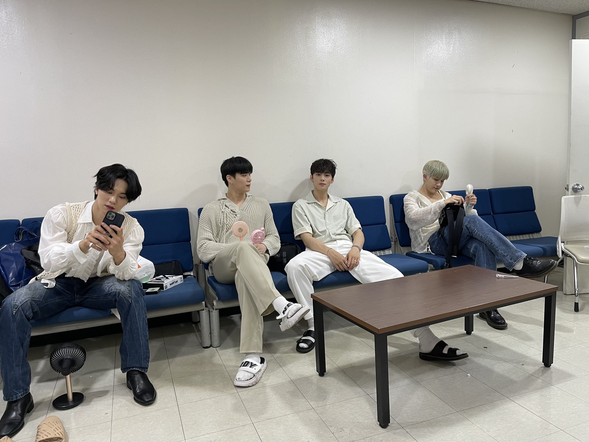 SANHA THAILAND on Twitter: "{TH} 220522 @offclASTRO : มุมมองที่ซานฮารู้ทุกอย่าง https://t.co ...