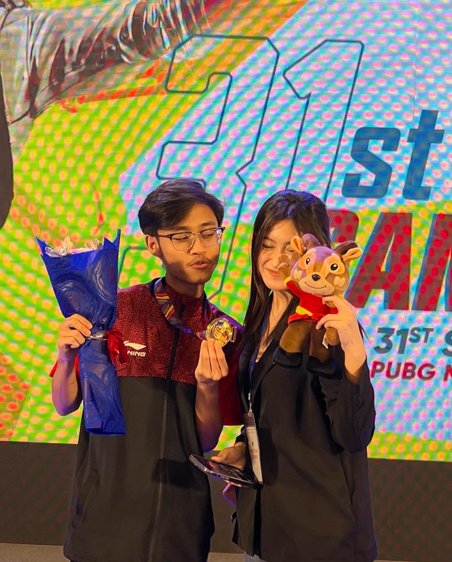 Jeha Anais on Twitter: "bawain emas buat indonesia 🇮🇩 https://t.co/3XzhzlrKsF" / Twitter