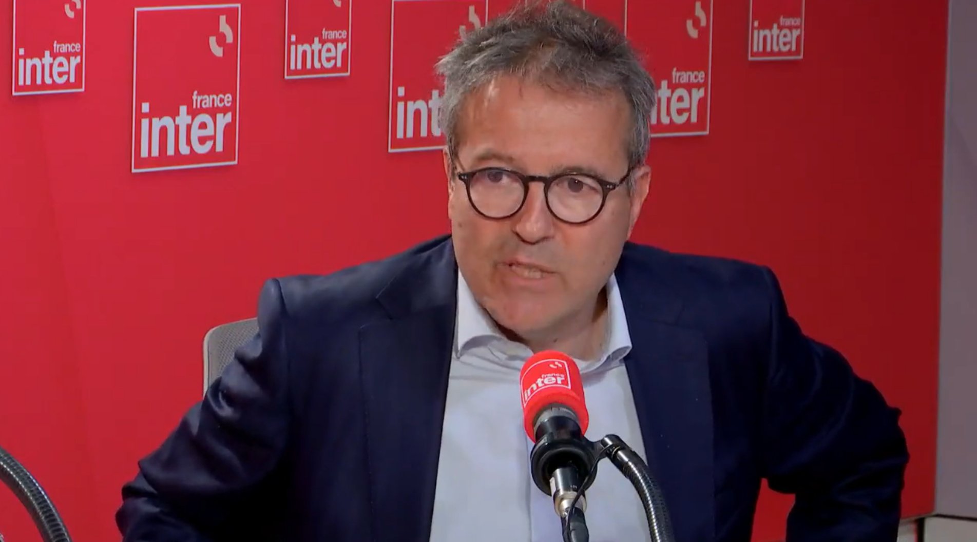 Nicolas Berrod on Twitter: "Faut-il réintégrer les soignants non vaccinés pour soulager l ...