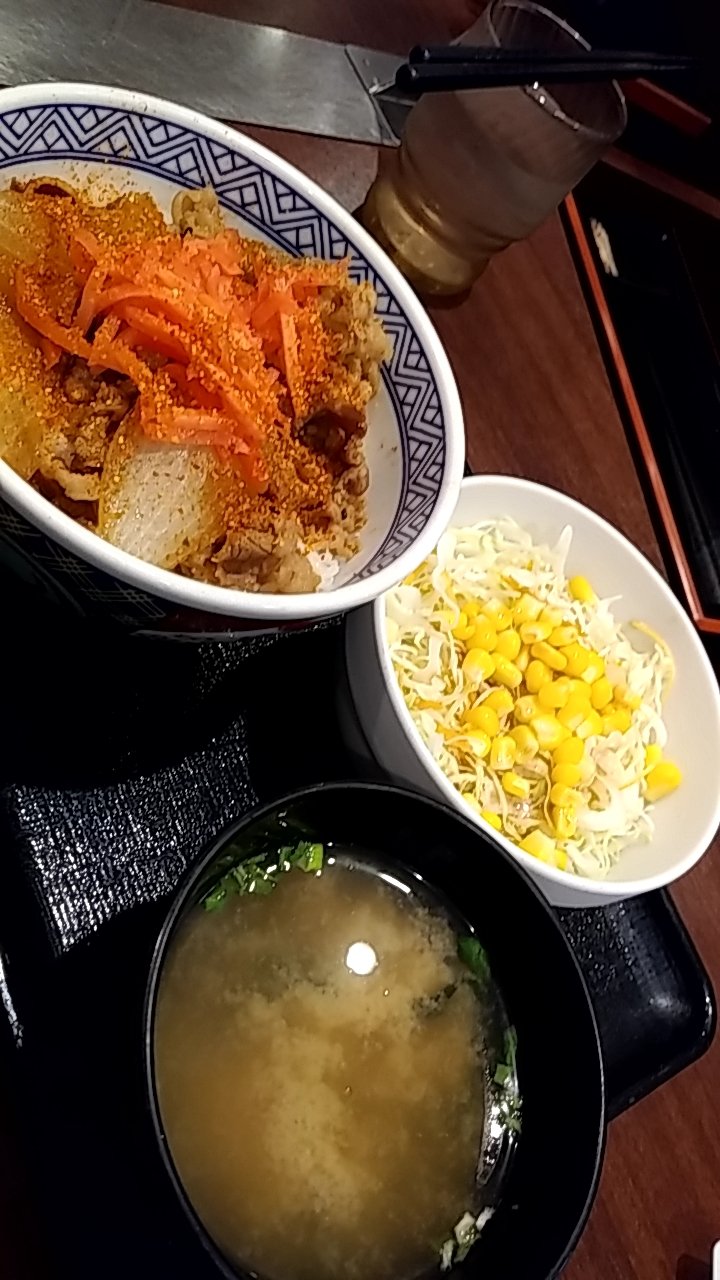 笑福亭 由瓶 On Twitter 今日の喜楽館昼席は団体様がいらしてまだましな入りでしたが、明日からはかなりきついみたい😱😱😱二葉ちゃんの記念ウィークは連日大入りやったのに😔😔😔お客様は