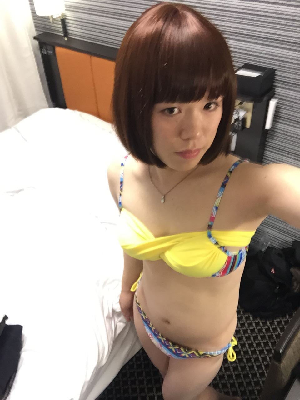 Nanane ななね ＠女装男子 On Twitter お腹を揉ませろ女装男子 へそ出し ビキニ 陸上ブルマー たまに見かけるタグ