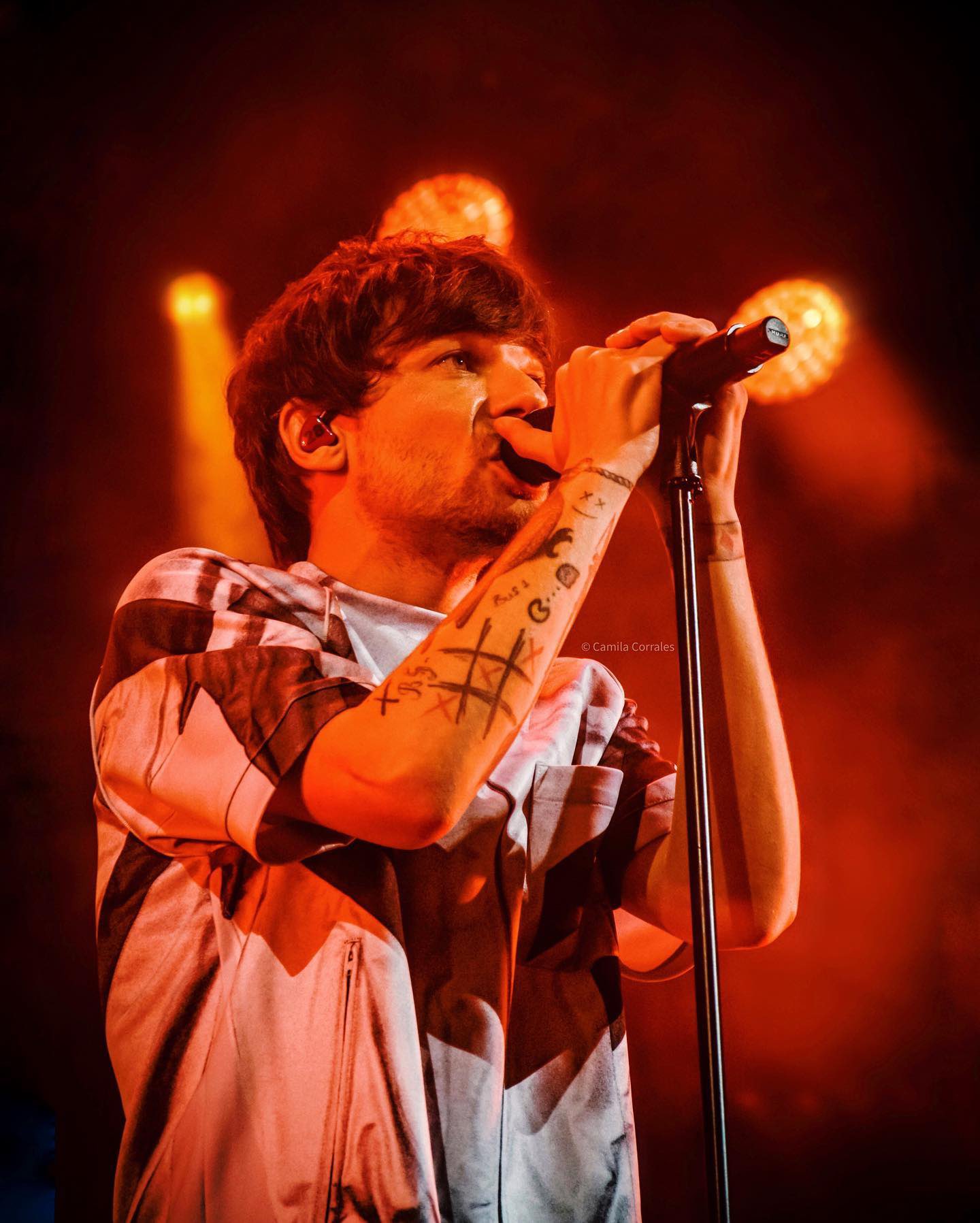 HL Daily On Tour on Twitter: "Louis Tomlinson, live from Movistar Arena. #LTWTBuenosAires # ...