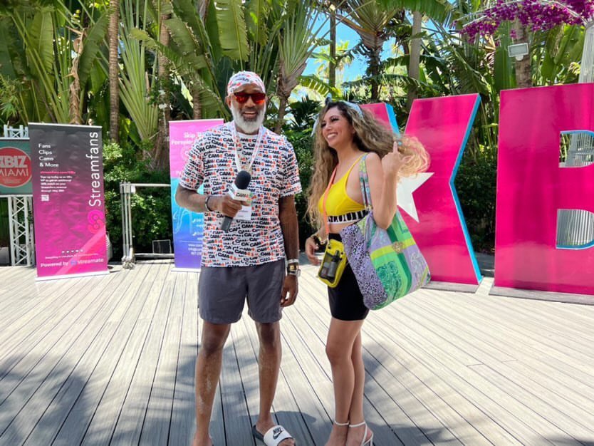 Having fun being interviewed by @Shaundam for @Cam4 during @Xbiz Miami ...