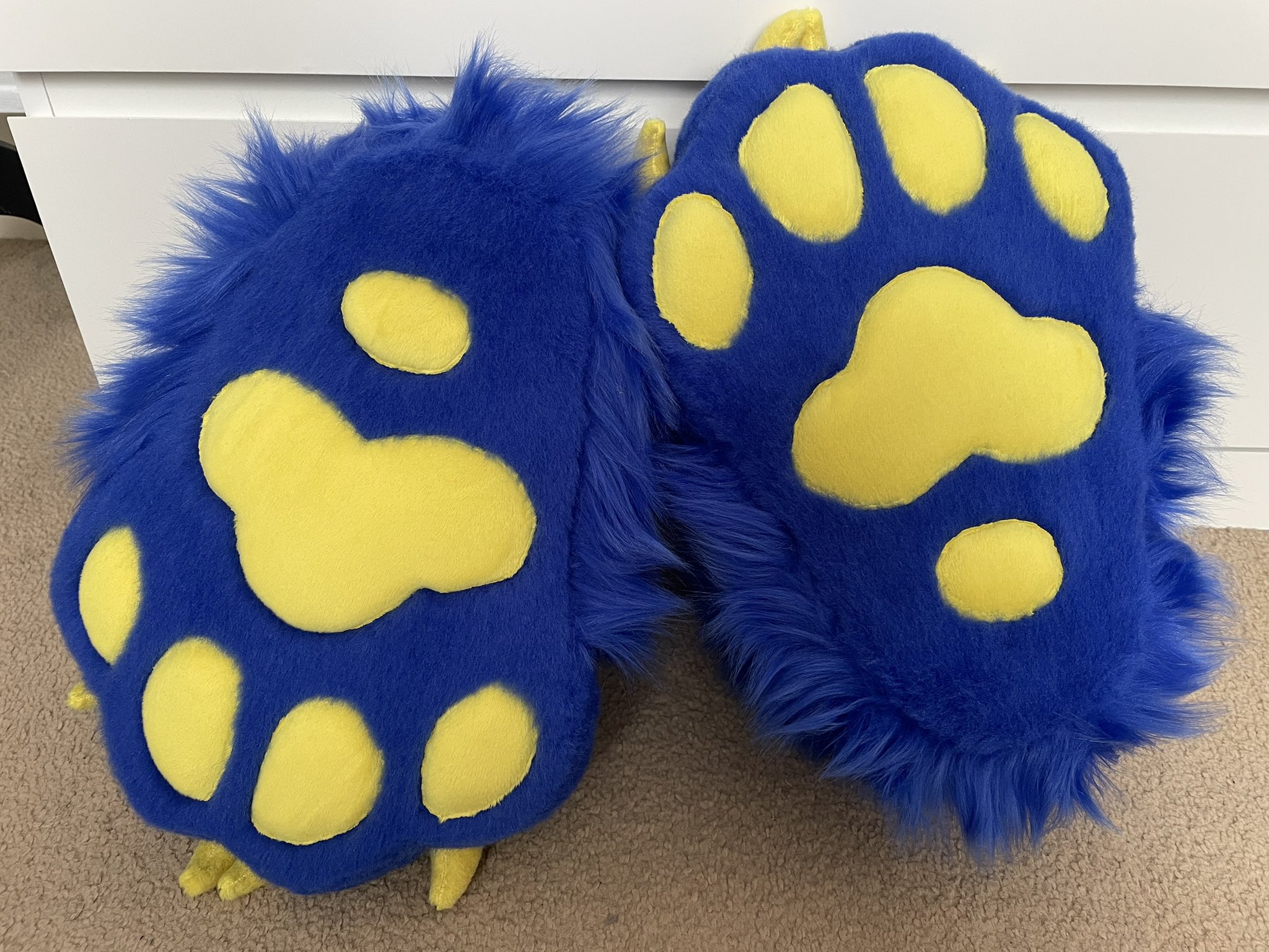 Pawsomeworksfursuits On Twitter Deadline Feet Paws Commission Completed 💙