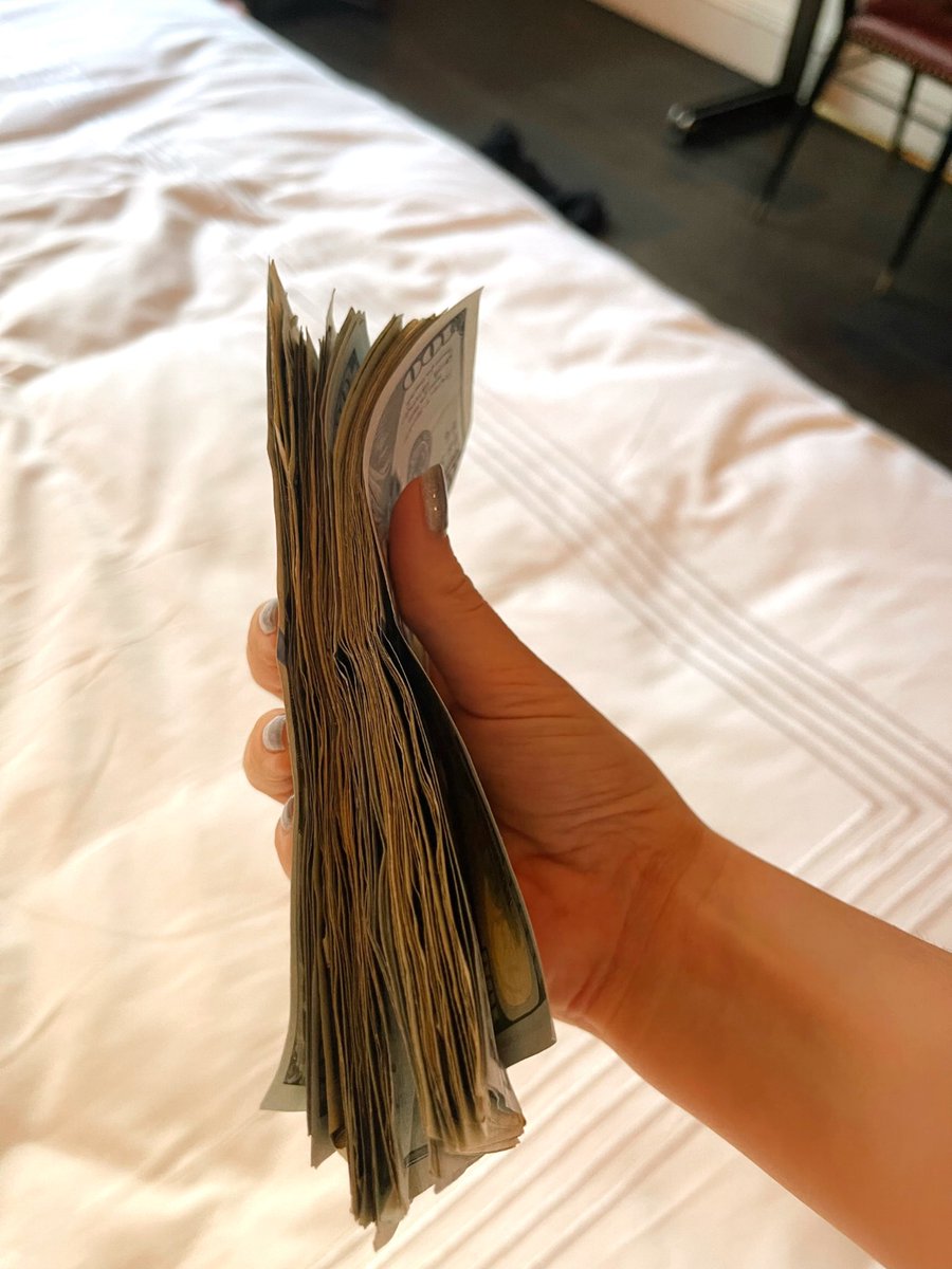 leaving nyc with a thick wad of cash and a smile on my pretty face ...