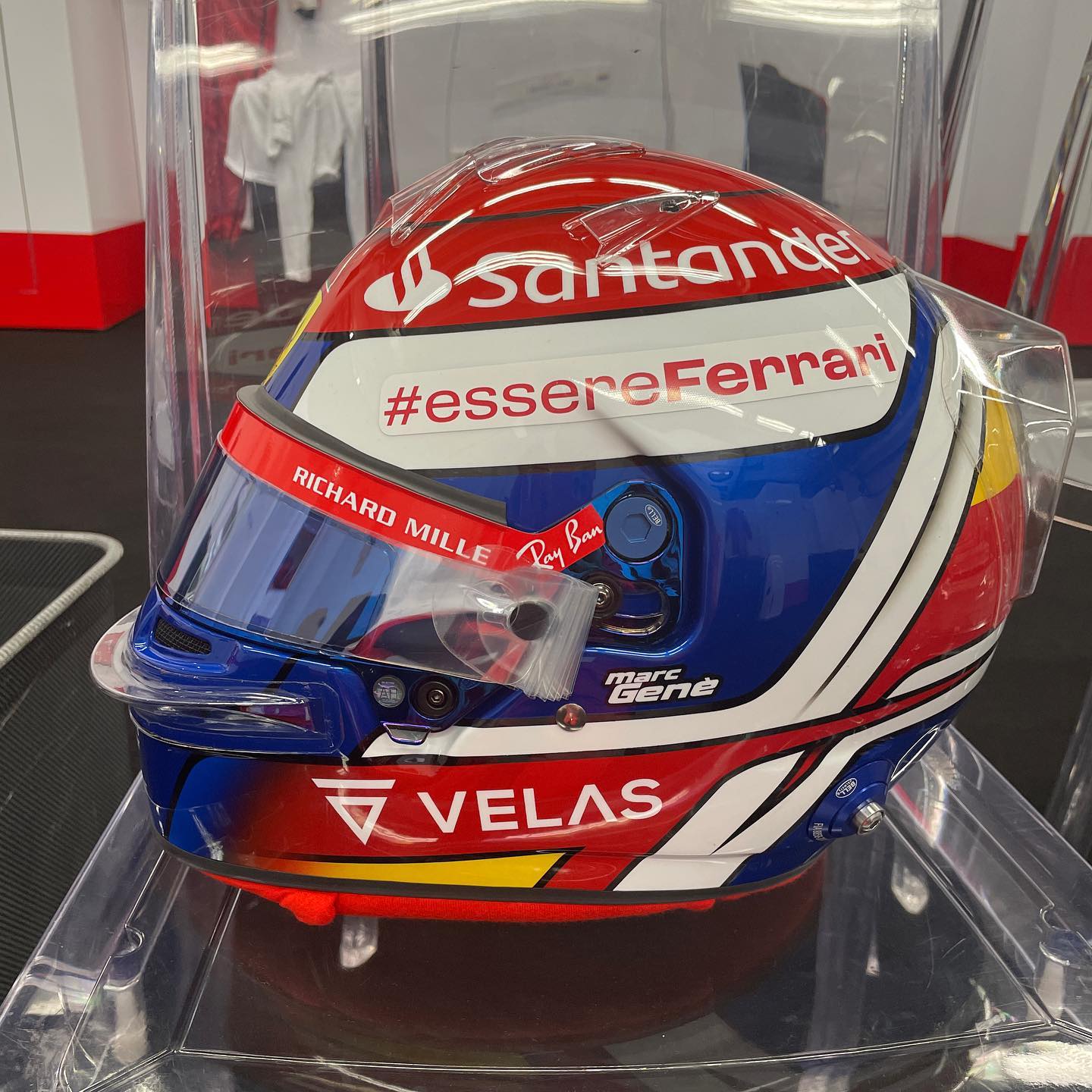 Scuderia Ferrari Formula 1 Helmets Leclerc Ferrari® Mini Replica