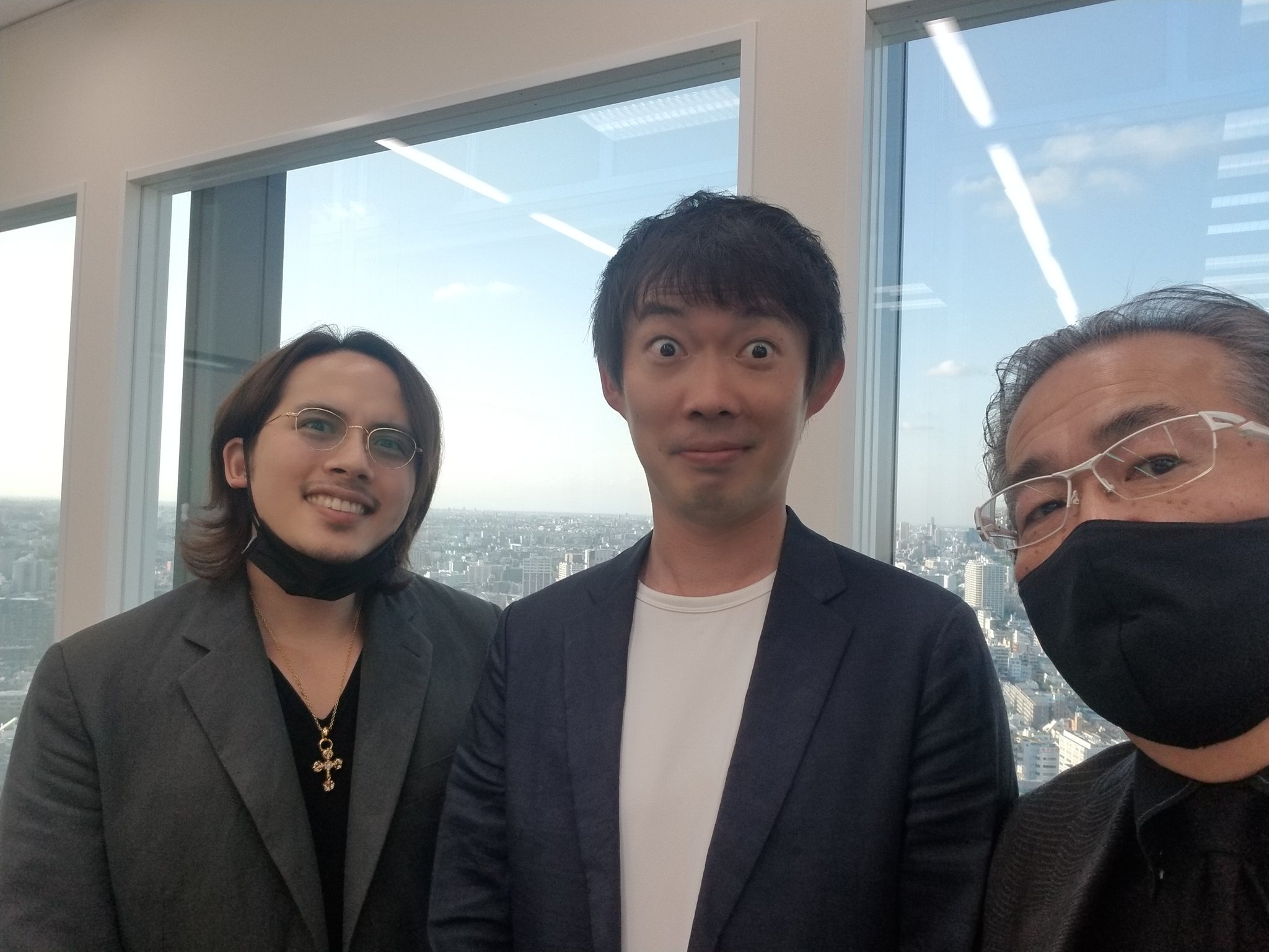 令和の虎・岩井良明 в Twitter „昨日の『成功者 虎の壁』の休憩時間にパチリ。 この3人に竹之内社長が入ったら、ほぼほぼ『令和の虎』やん🤣。 それにしてもこの株ちゃんの顔よ笑