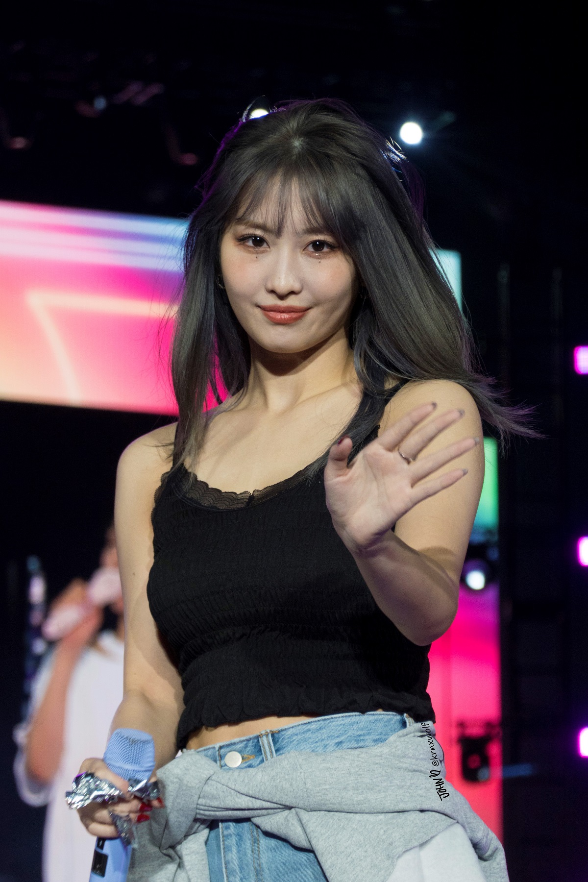 John on Twitter: "Momo 😍 LA Encore Day 1 - 051422 #MOMO https://t.co/svUBEQMzM7" / Twitter