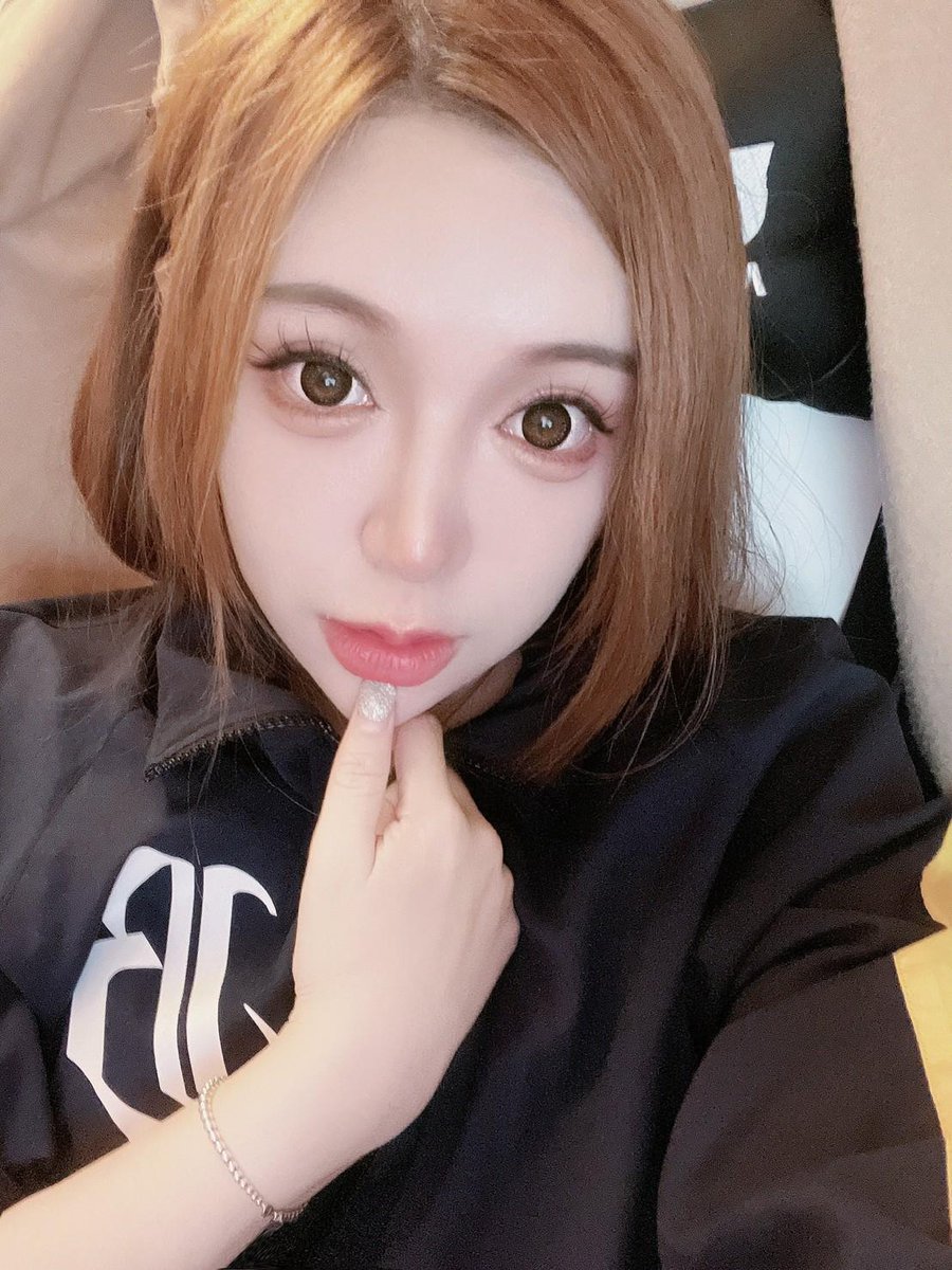 有人說我眼睛很大~ 殊不知... 我其他地方更大🤭 不信來這看⬇️ https://t.co/clarylOaaJ #jvfans #JVID #百大女郎 #JKF雜誌 #JKF女郎 ...