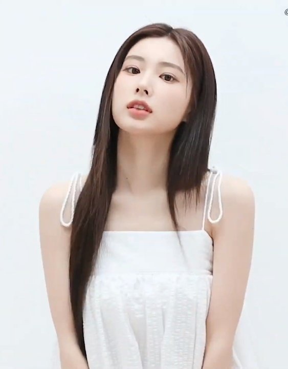 hyewon pics ☁️ on Twitter: "kang hyewon × radley london https://t.co/IlVtrKXn71" / Twitter