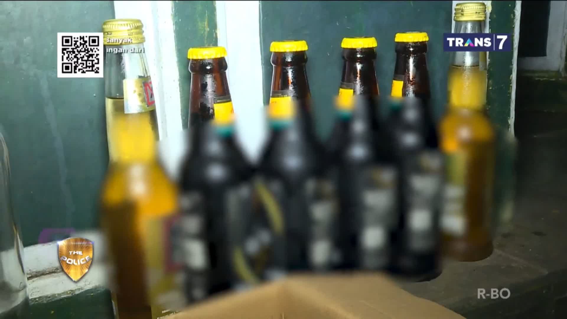 TRANS7 on Twitter: "Tim periksa sebuah warung penjual miras ilegal, 46 botol miras ilegal ...