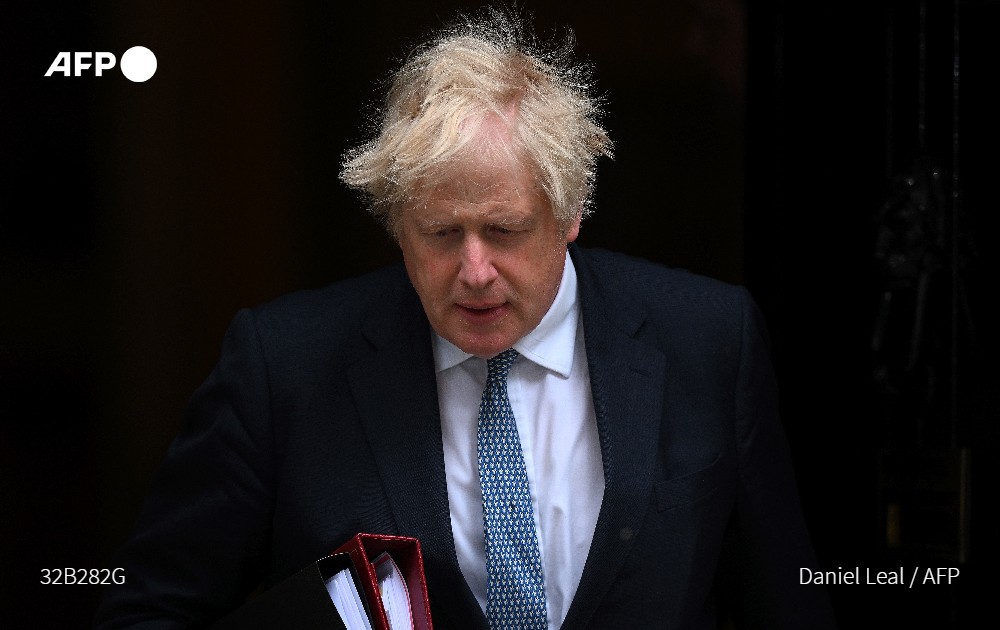 Agence France-Presse on Twitter: "🇬🇧 Boris Johnson asume "la plena ...