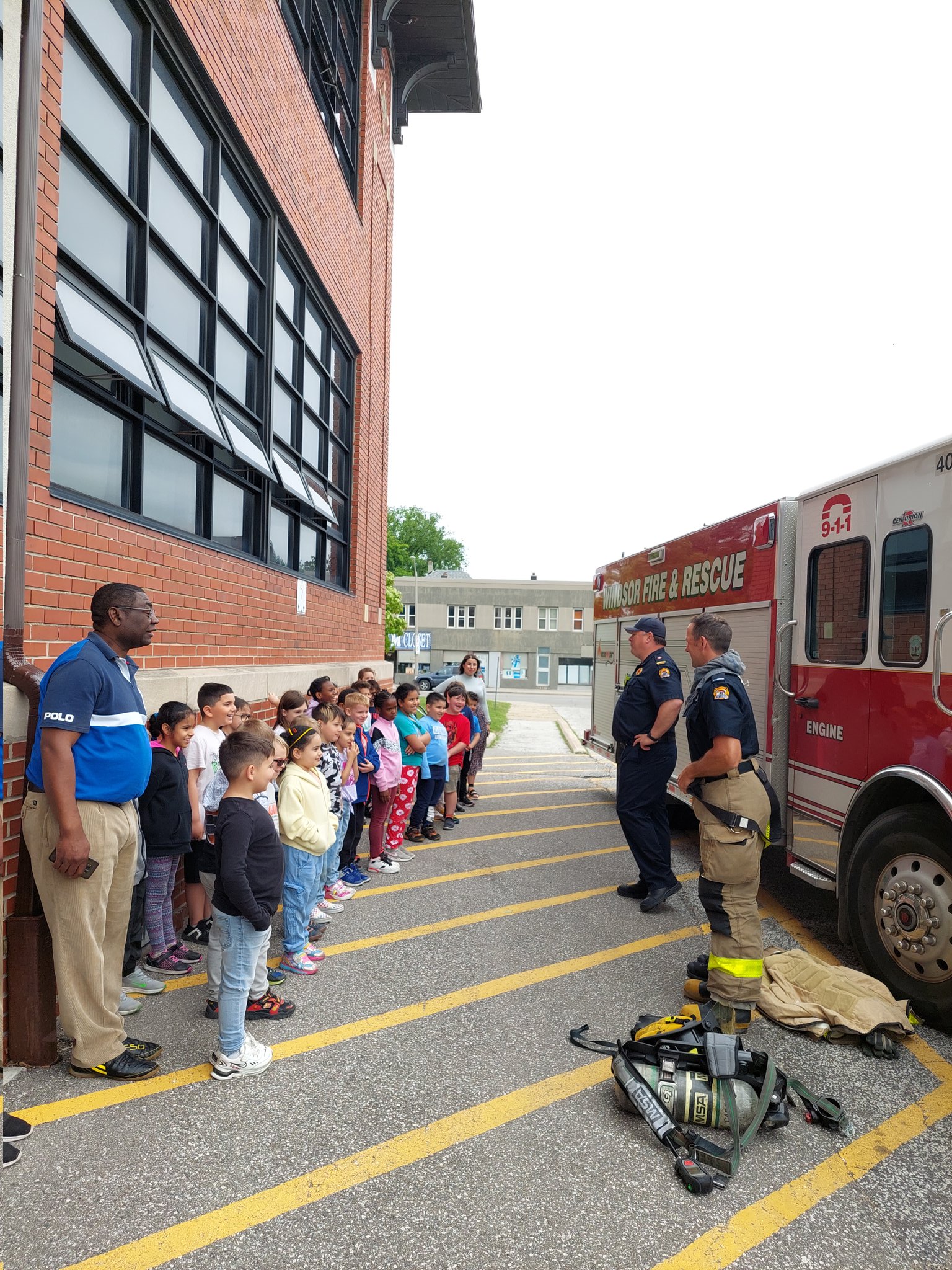 Windsor Fire on Twitter: "Fire Safety presentation at L'Ecole L'Envolee ...