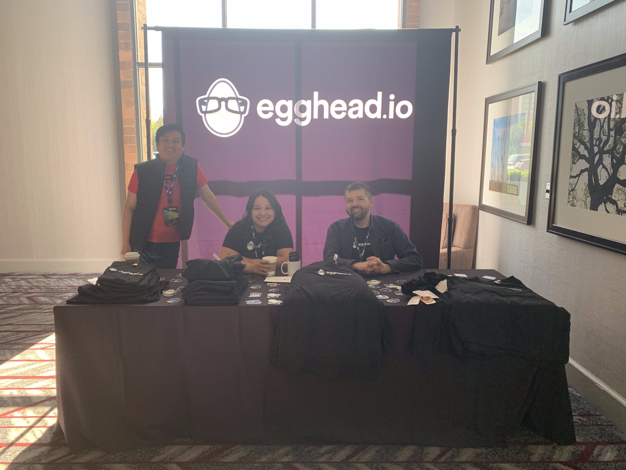 egghead.io on Twitter: "We are at #RemixConf! Make sure to come by to say hi and grab some swag ...