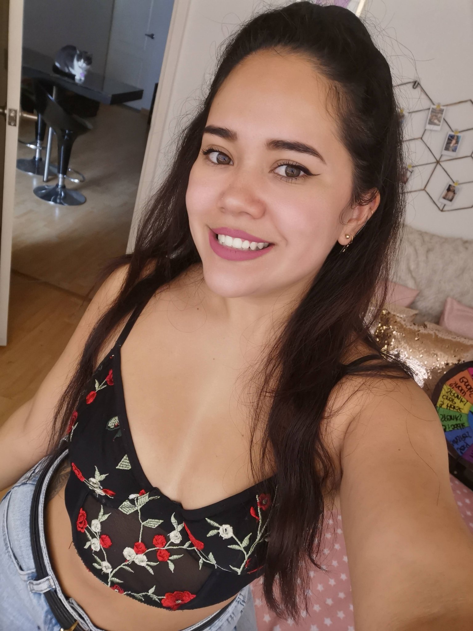 Mia Rose on Twitter: "Im Online Now Guys!! Lets have some fun https://t.co/gjvYuyeD5q @chatality ...