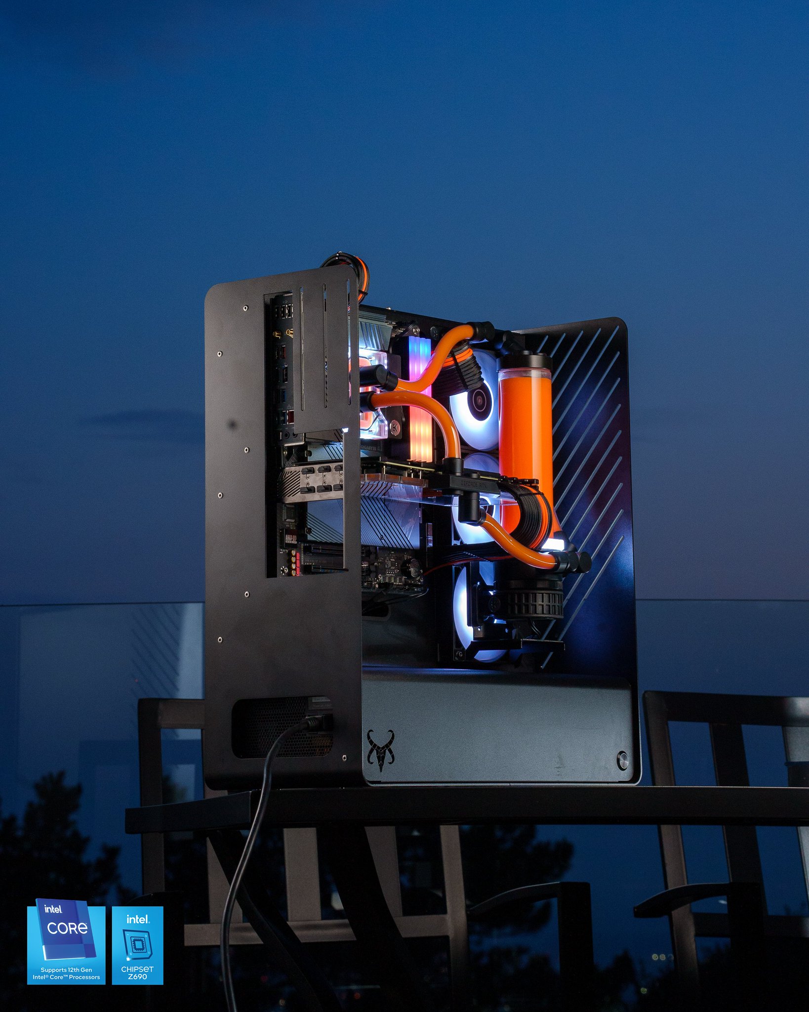 AORUS on Twitter: "David Miller from MAINFrame Customs is here to bring you this beautiful PC ...