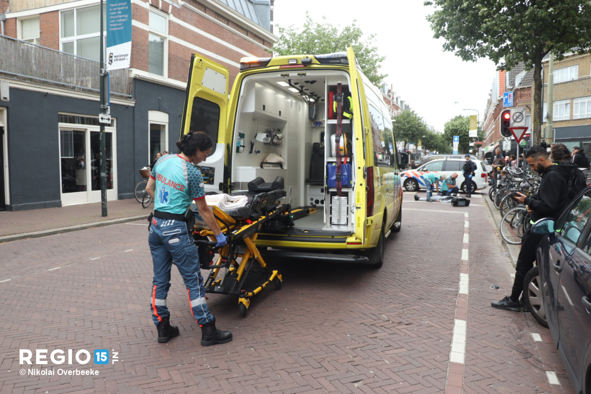 Regio15.nl on Twitter: "Aanrijding scooter en auto in de #Weimarstraat in #DenHaag. De ...