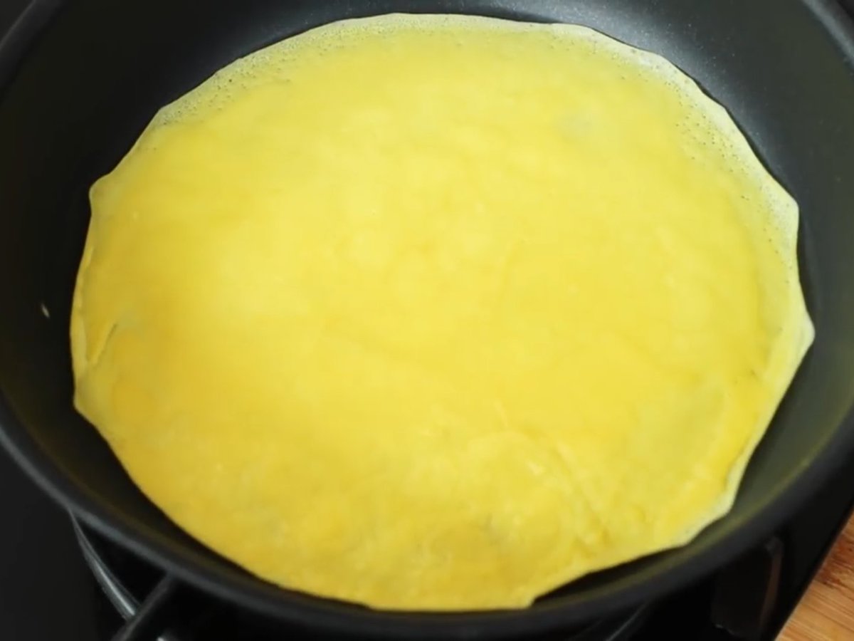 Luar Garing, Dalam Lembut! Resep EGG CHICKEN ROLL ALA HOKBEN --- a ...