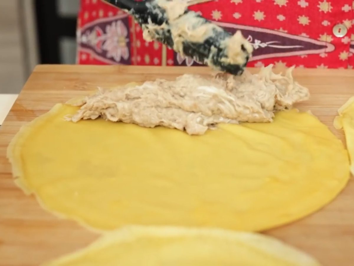 Luar Garing, Dalam Lembut! Resep EGG CHICKEN ROLL ALA HOKBEN --- a ...