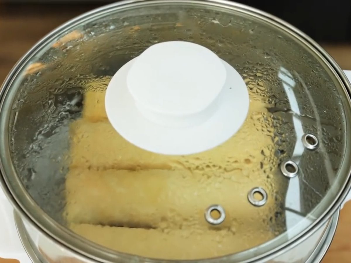 Luar Garing, Dalam Lembut! Resep EGG CHICKEN ROLL ALA HOKBEN --- a ...