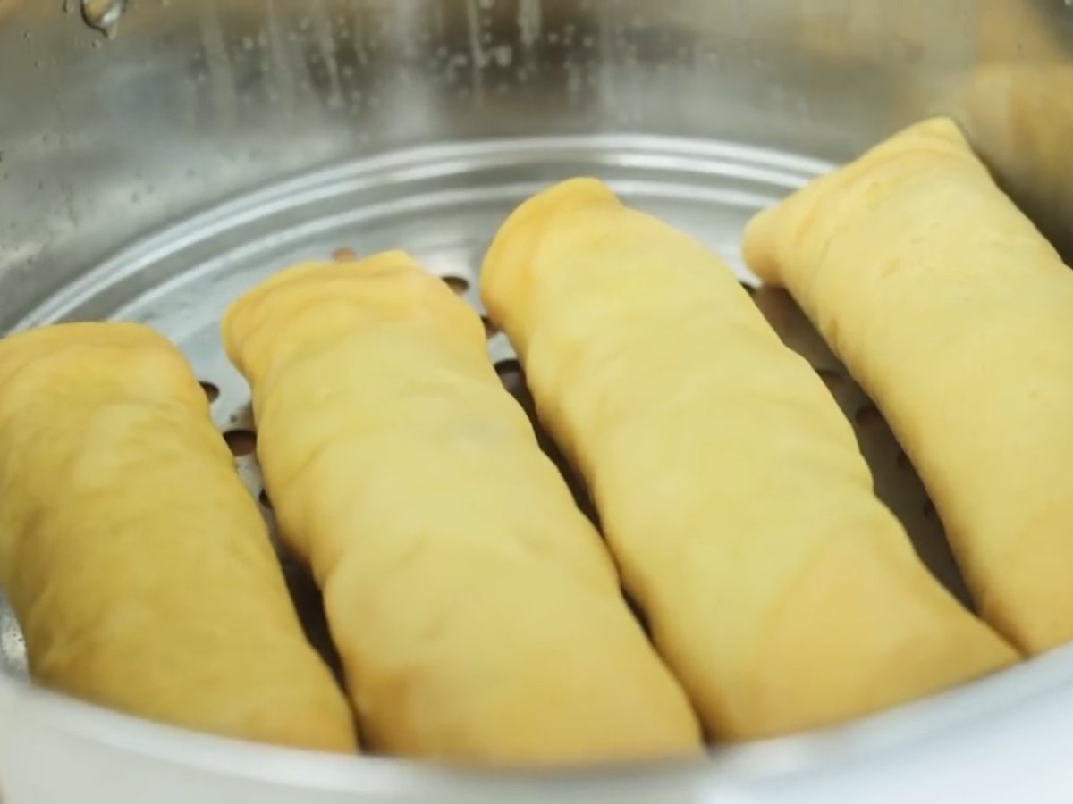 Luar Garing, Dalam Lembut! Resep EGG CHICKEN ROLL ALA HOKBEN --- a ...