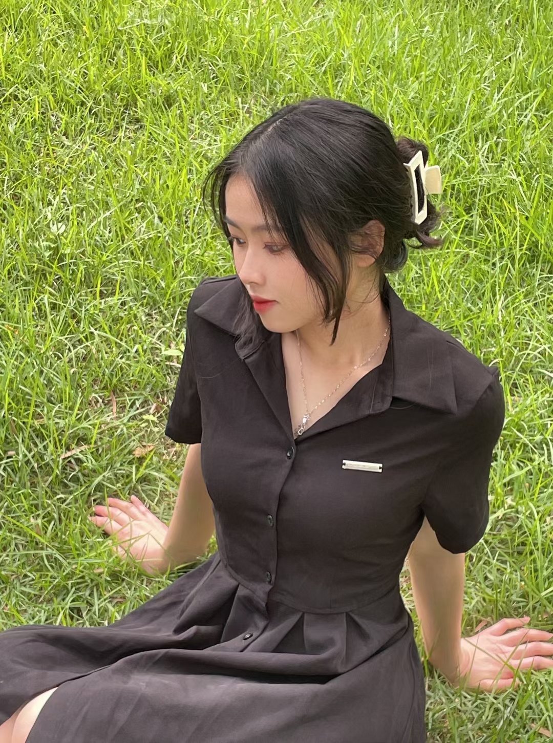 玩弄身边人 On Twitter 让女友跪着口交的时候，意淫她姐妹也是很爽的 意淫身边人 佛山 02女友 反差婊 母狗女友 颜射 后入