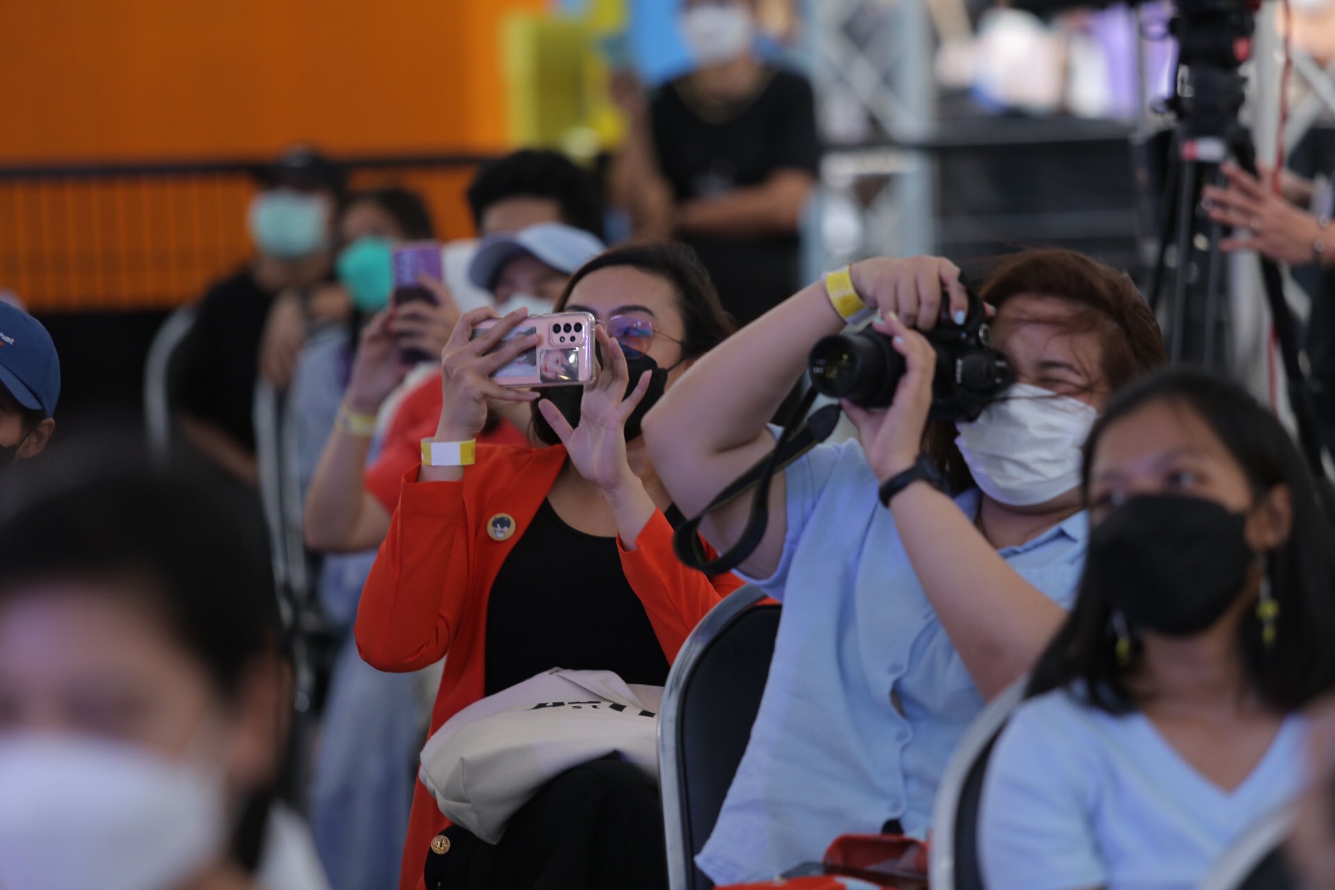 StartDee on Twitter: "เล่นเกมบนเวทีกับกัปตันพี่ไบร์ท 😍 #StartDee #StartDeeSummerEscape # ...